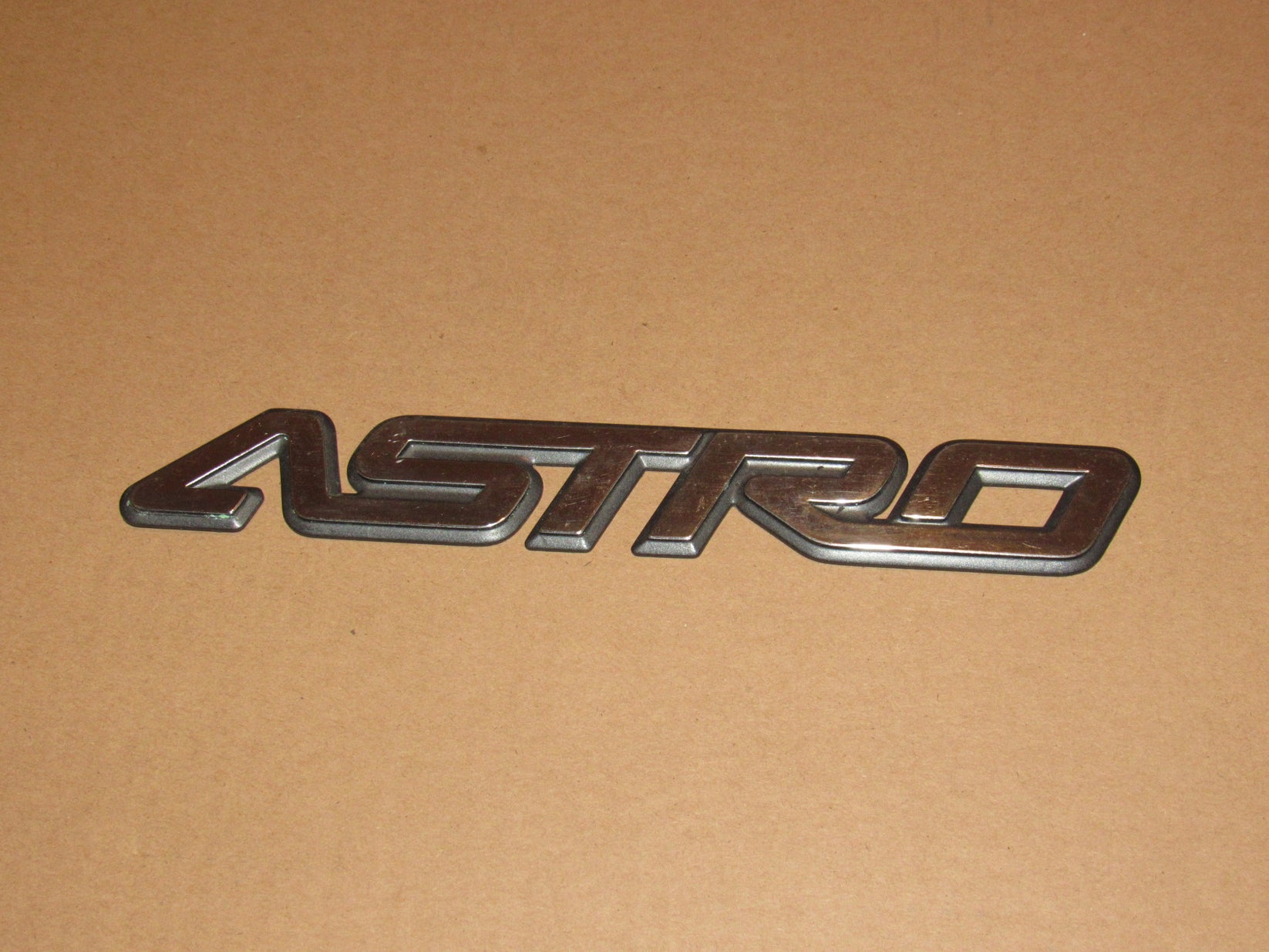 95-05 Chevrolet Astro OEM Rear Tailgate Astro Badge Emblem – iStoreRoom